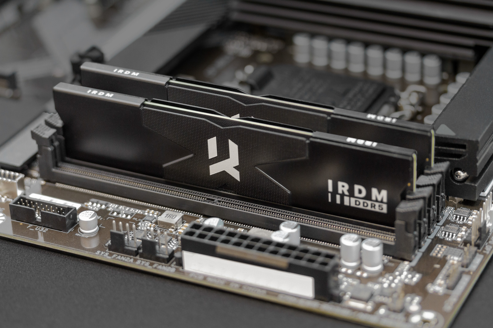IRDM presents DDR5 memory modules - ReHWolution